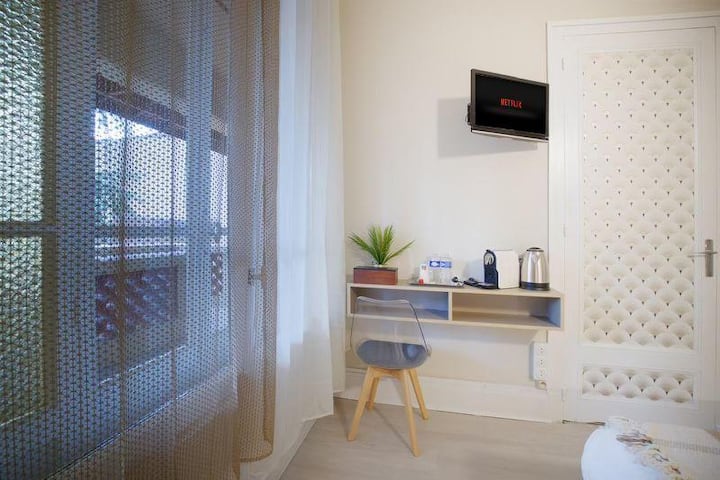 Gabhouse Lyon Bron - Eurexpo City Living Stay - Lyon