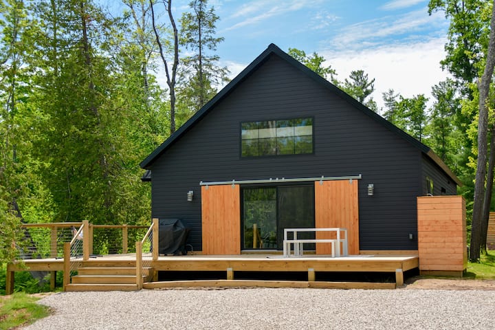Modern Home In Glen Arbor. Walk To Water. A/c. - Glen Arbor, MI