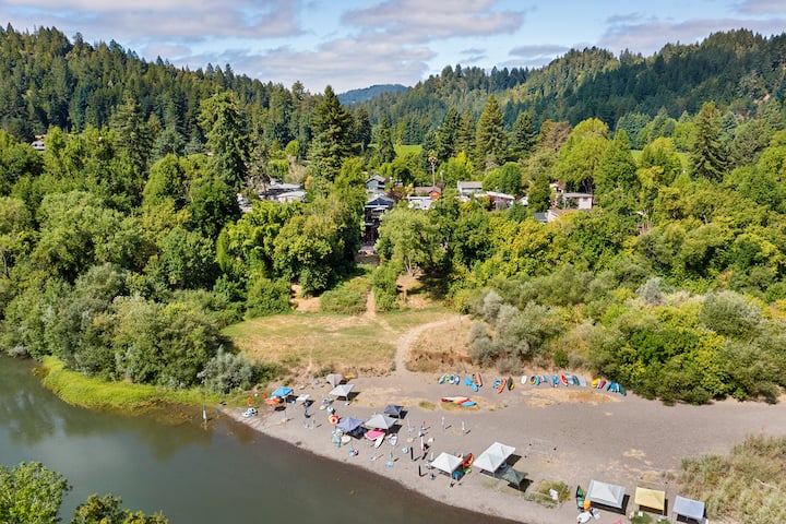 Jade House ~ Family Home, Woof, Ping-pong, River - Guerneville, CA