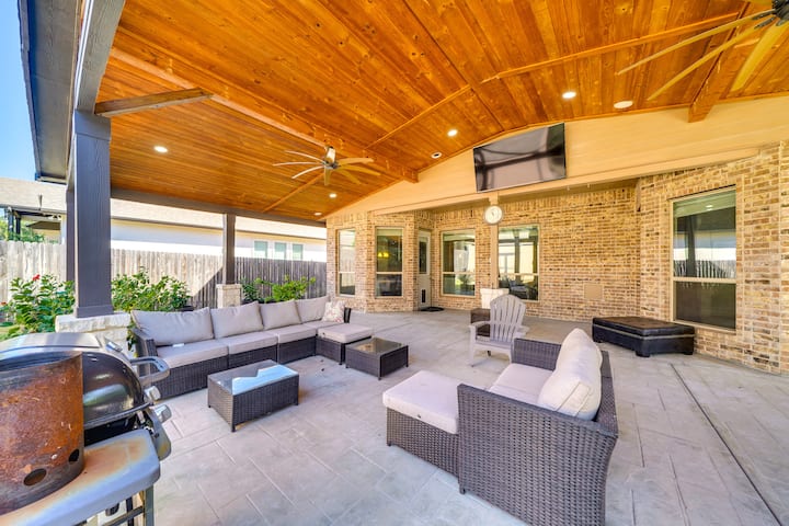 6 Mi To Seaworld: Pet-friendly Home W/ Pool Access - Helotes, TX