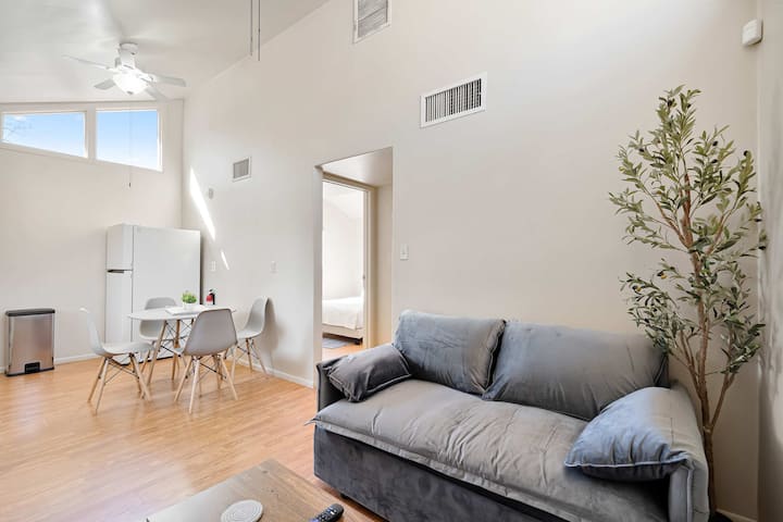 Prime Location | Quick Access To Downtown & Uofa - Tucson, AZ