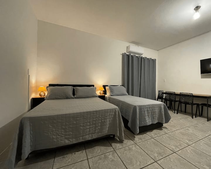 Villa Bilac Large Studio 2km To Villa Germanica 17 - Blumenau