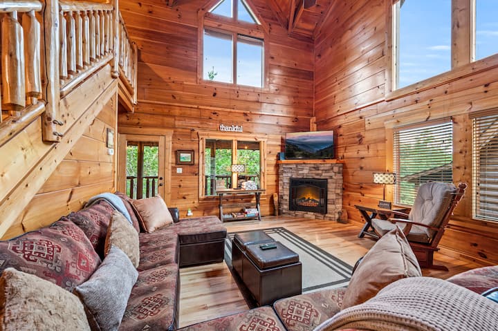 Resort Pool, Hot Tub, Game Room, 2 King Masters - Sevierville, TN