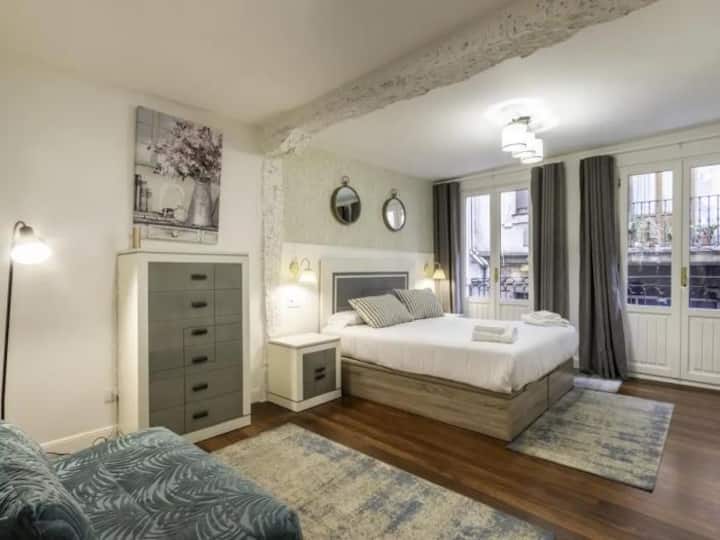 Casco Viejo, Tranvía, Metro, Bilbao A Pie - Aéroport de Bilbao (BIO)