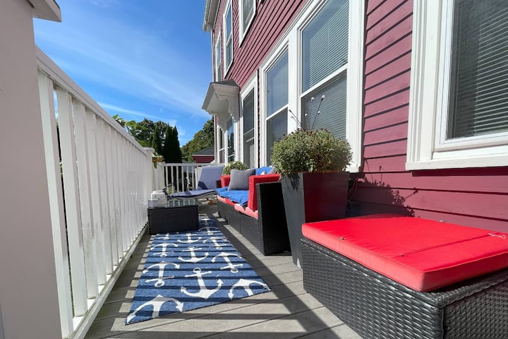 Village Retreat: Charming Town, Near Salem - Beverly, MA