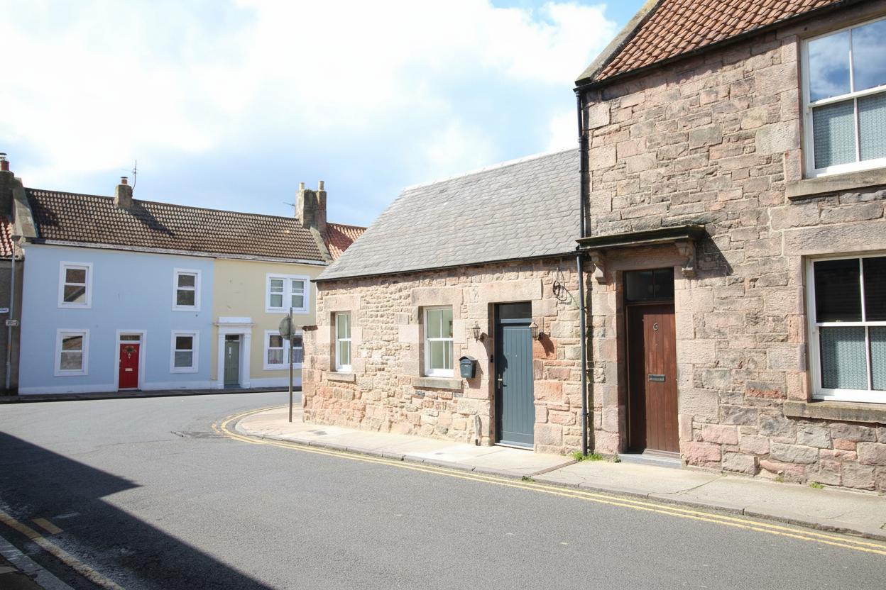 1 Bed Cottage - Plus Sofa Bed - Sleeps 4 - Central - Berwick-upon-Tweed