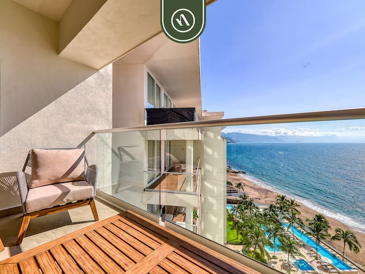 New Oceanview Condo With Beach - Pools - Gym - Puerto Vallarta