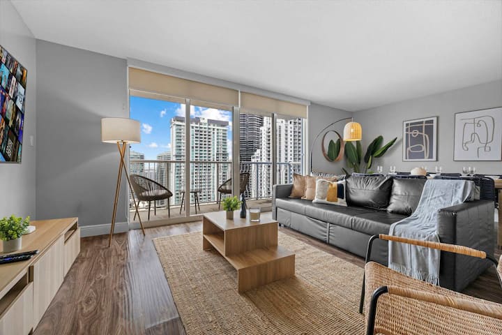 Prime Location | Breathtaking Brickell Views - Miami, FL
