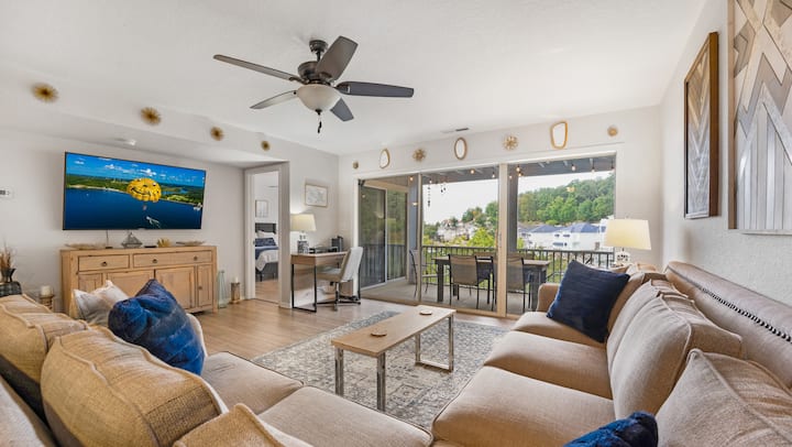 Near The Strip-close To Pool And Tennis-lake Front - Sunrise Beach, MO