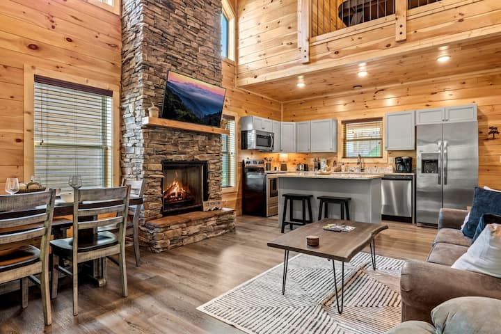 Tranquil Views|hot Tub|game Room| Pool Table - Pigeon Forge, TN