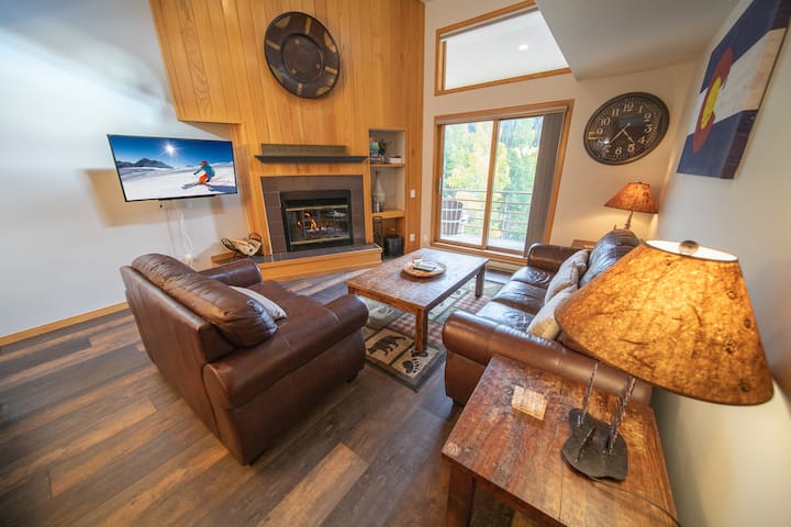 Enjoy The Pool & Hot Tub With An Amazing View - Keystone, CO