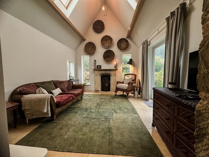 Stunning Waterside Cottage - Chipping Campden