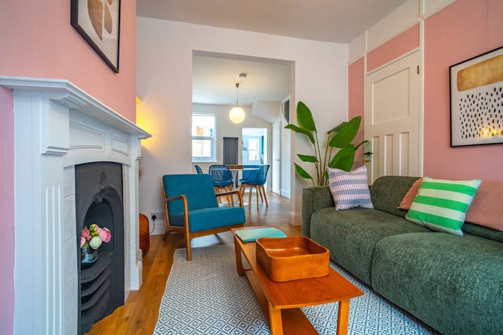 Stylish Ramsgate Cottage• Walk To Beach & Harbour - Viking Bay