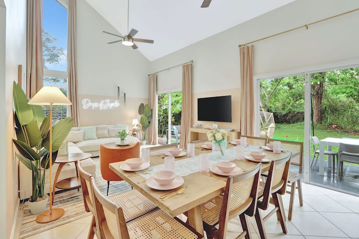Heated Pool Bbq Amazing Location Playroom Luxury - Jupiter