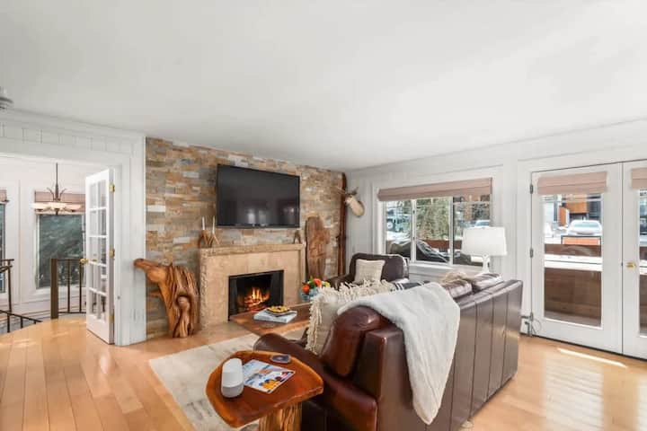 New Listing! 3 Br/3 Ba Aspen Condo Near Gondola! - 애스펀