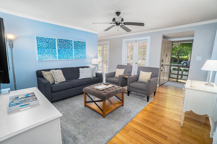 Charming Downtown Home With Wifi And Full Kitchen - Saugatuck, MI