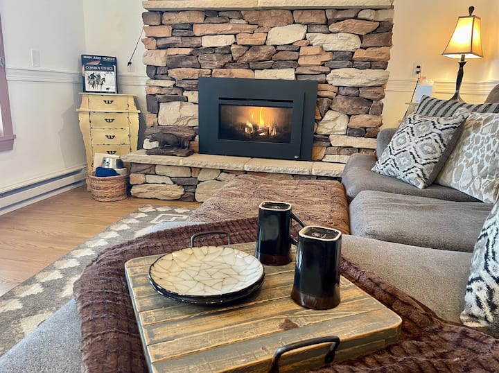 Main Suite - Silver Cliff, CO