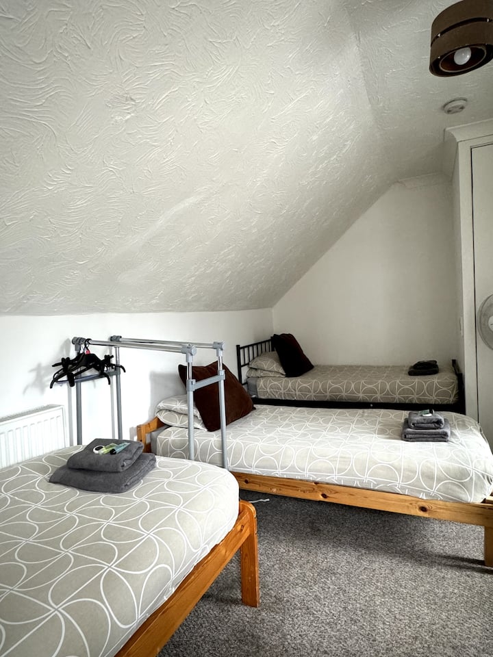 Economy Triple - Norwich