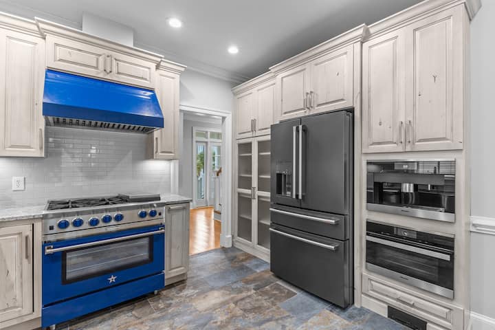 Posh Pelican In Pine Knoll Shores, Nc - Atlantic Beach, NC