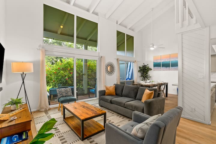 Bright 2br With Loft Backing On To Green Space - Kauai, HI
