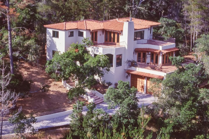 Custom Built Rental On Lodge Hill! Stunning Home I - Cambria, CA