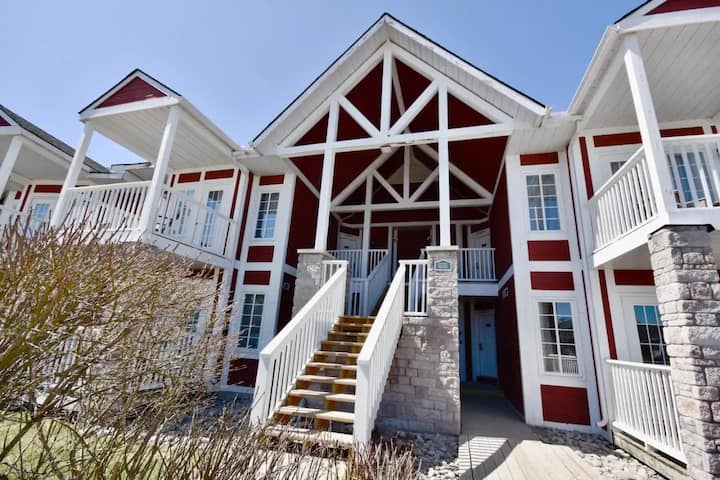 Relaxing 2br Retreat At Carriage Hills - Horseshoe Valley, ON