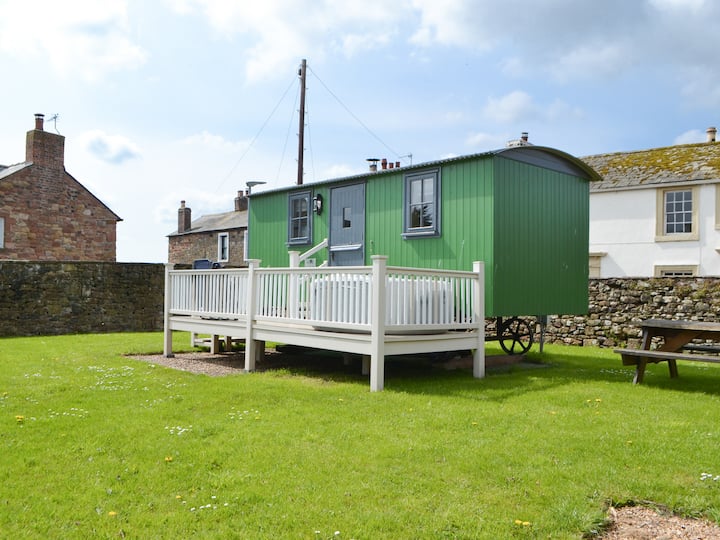 Hannah's Shepherds Hut - Uk43564 - Bowness-on-Solway