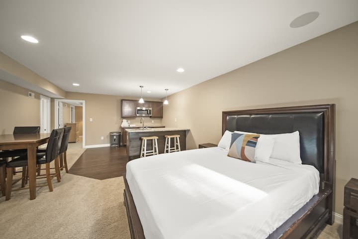 Fishers Retreat Bedroom One - Fishers, IN