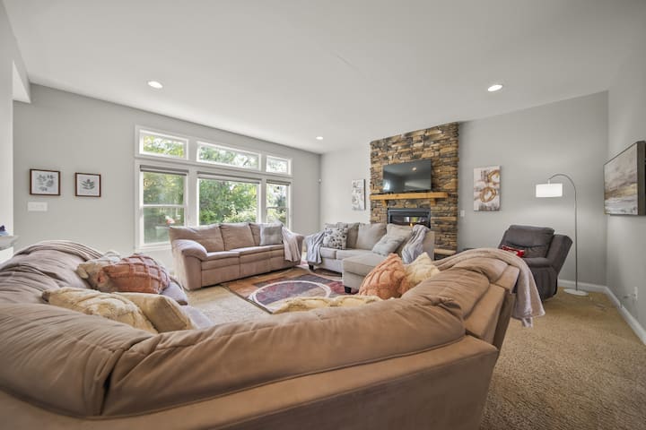 Fishers Retreat Bedroom One - Fishers, IN