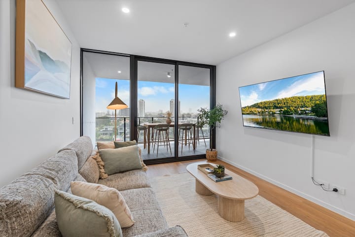 Brand New Pet Friendly Riverview Unit*parking/pool - Surfers Paradise