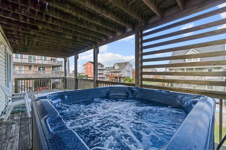 Hot Tub | Dogs Welcome | Ocean & Beach Views! - Rodanthe, NC
