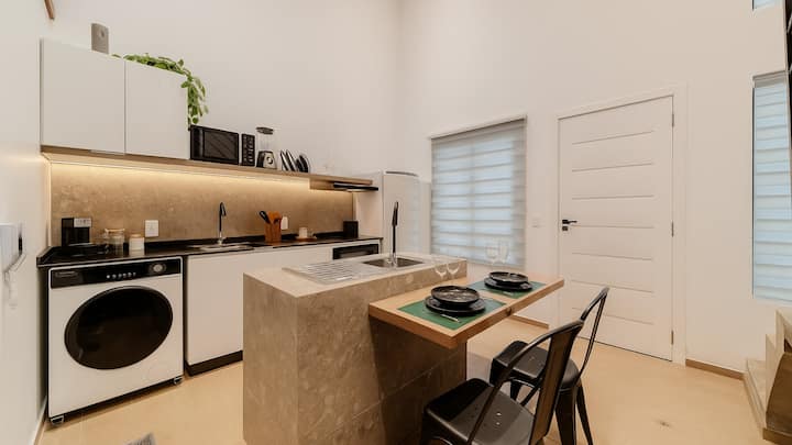 Refúgio Dos Sonhos: Loft Com Mezanino ÚNico Clo04 - Joinville, Brasil
