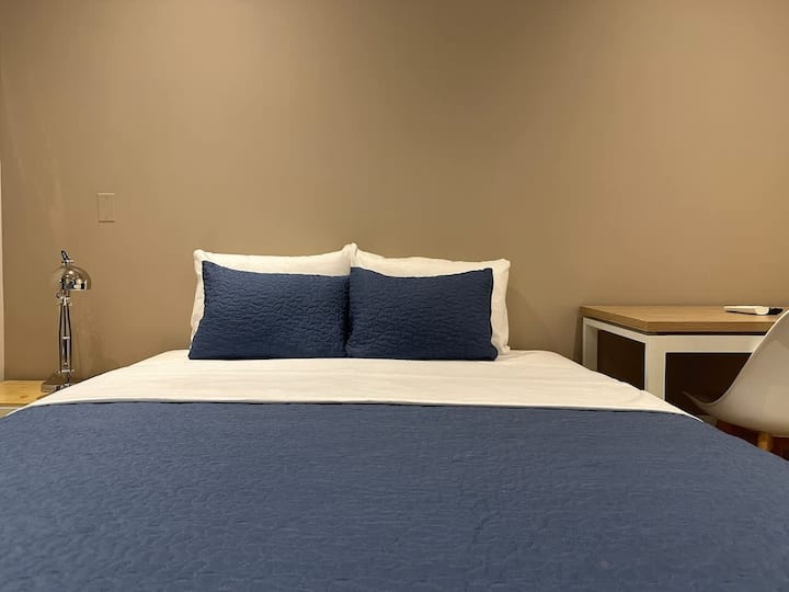 M403 | Nice Quiet Room | River Boulevard | Aircon - Cali