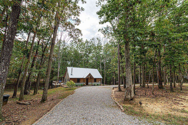 New Cabin On 1 Acre - Large Deck & Firepit Area - - Beaver Lake, Rising Fawn