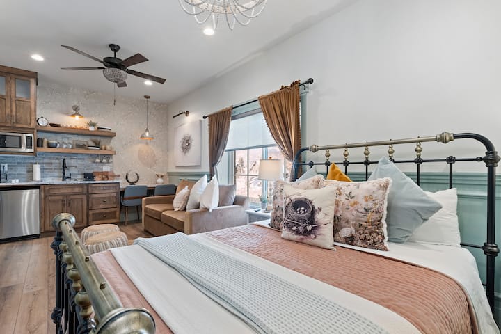 Loft On Midway Main W/fireplace – The Nest Room - Midway, UT