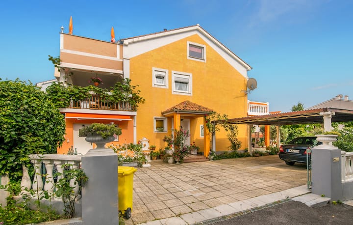 2 Bedroom Stunning Apartment In Krk - Punat