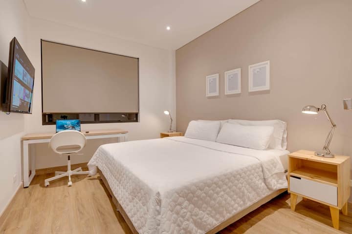 M404 | Elegant 3 Bed | A/c | Steps To Nightlife - Cali