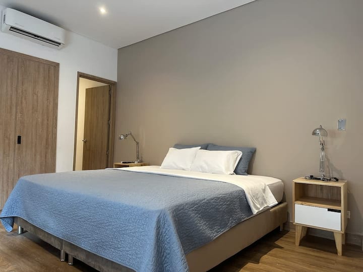 M404 | Elegant 3 Bed | A/c | Steps To Nightlife - Cali
