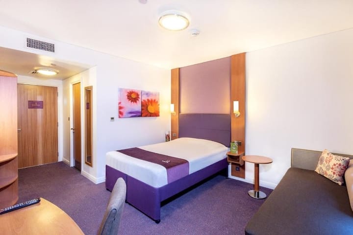 Furnished Double Room Near Abu Dhabi Airport Auh - Abu Dhabi
