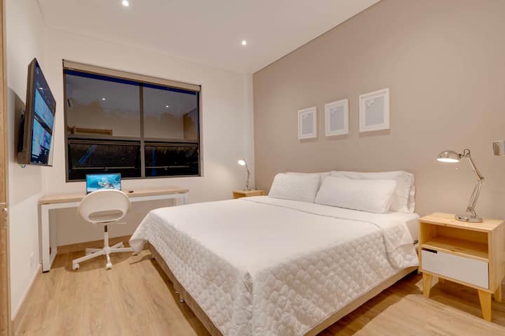 M204 • 3-bed/4-bath • Nightlife • River Boulevard - Cali
