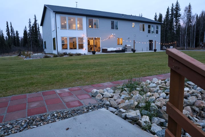 Luxury Riverfront Estate 
川沿いの高級邸宅 - Fairbanks