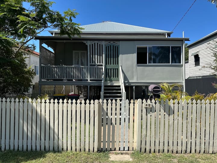 45 Kent Street - The Whole House - Rockhampton City