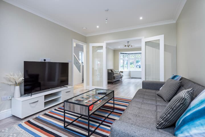 A Wonderful And Spacious House In A Charming Road - Londres