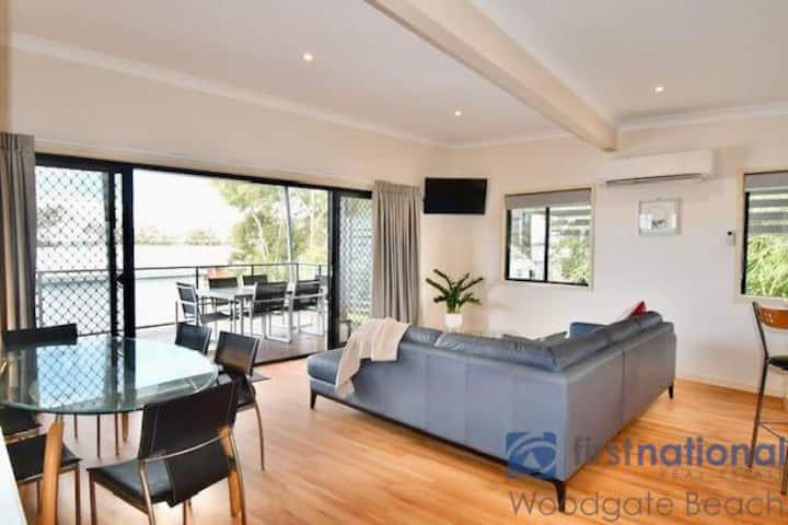 Rest And Relax @ Vitamin Sea - Woodgate