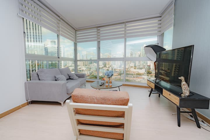 Luxury 2br Cityview Apt, Parking & Balcony - Panama