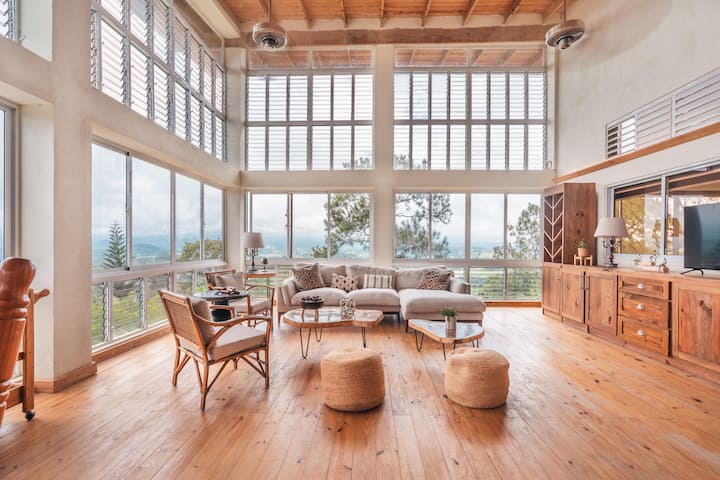 Stunning Villa W/pool & Mountain View In Jarabacoa - Dominican Republic