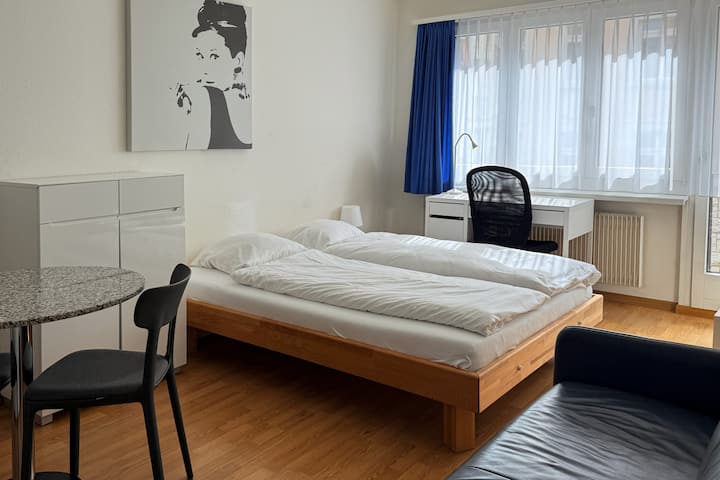 City Base - Crown 25 - Zürich