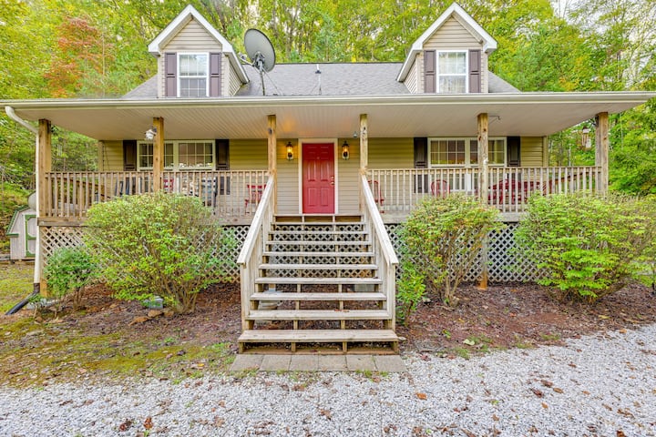 7 Mi To Franklin: Peaceful Home W/ Deck & Yard! - Franklin, NC