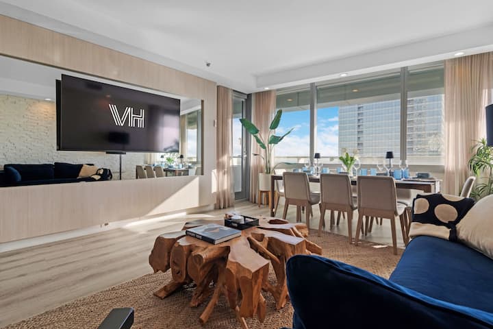 2-story 3bd Brickell Penthouse | Heated Pool | Gym - Miami