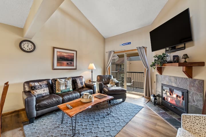 2br + Loft | Hot Tubs, Pool, Walk To The Slopes! - Steamboat Springs